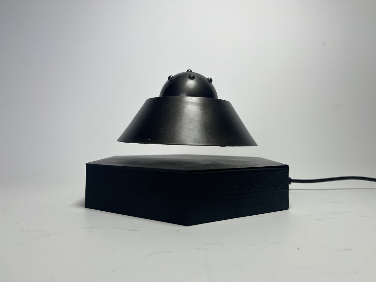 Floating UFO Model-Novelty Desktop Ornaments -Desk Toys - Desk Decor