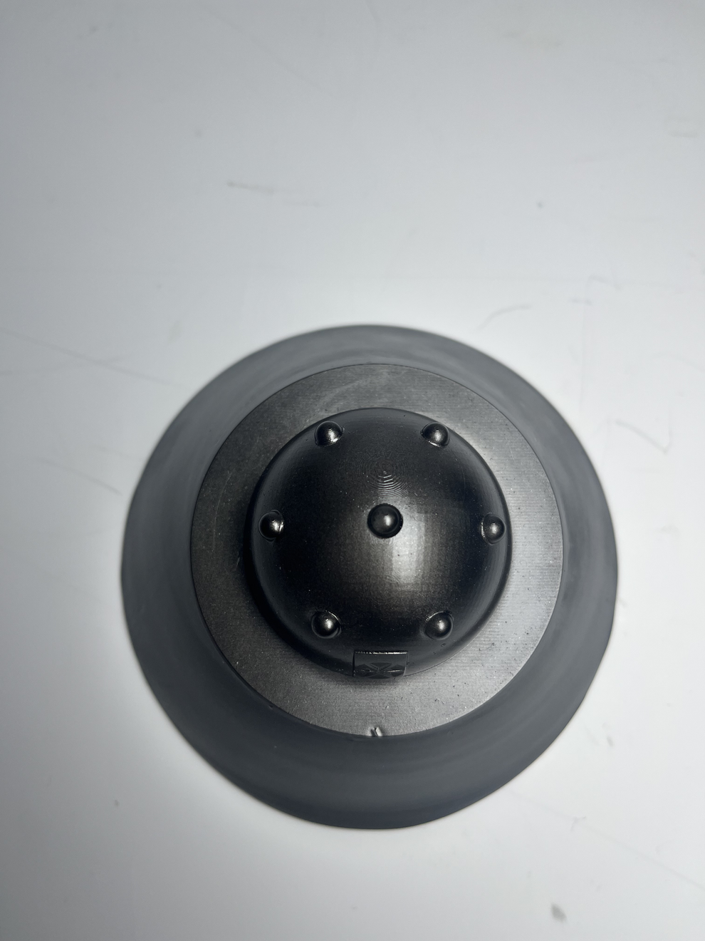 Floating UFO Model-Novelty Desktop Ornaments -Desk Toys - Desk Decor